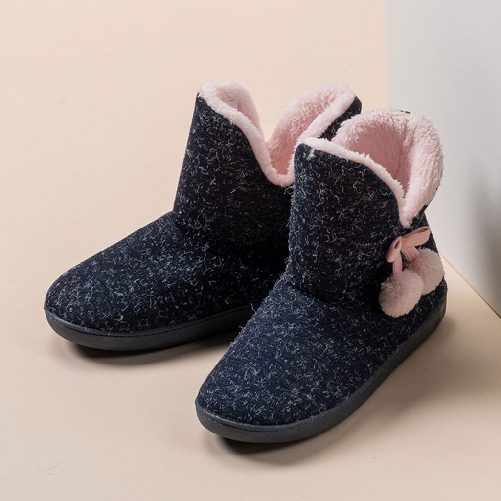 Pantuflas botas bordadas – AKÍ